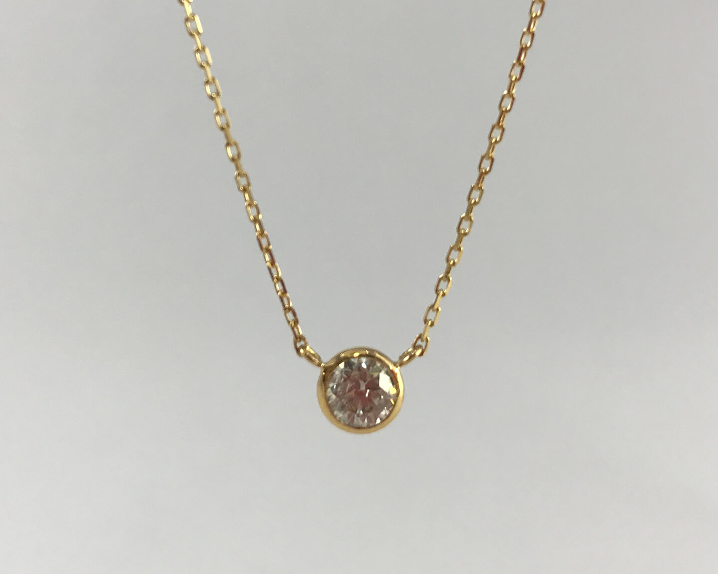 [Fujimori Tokyo] A simple diamond necklace with a ring closure.